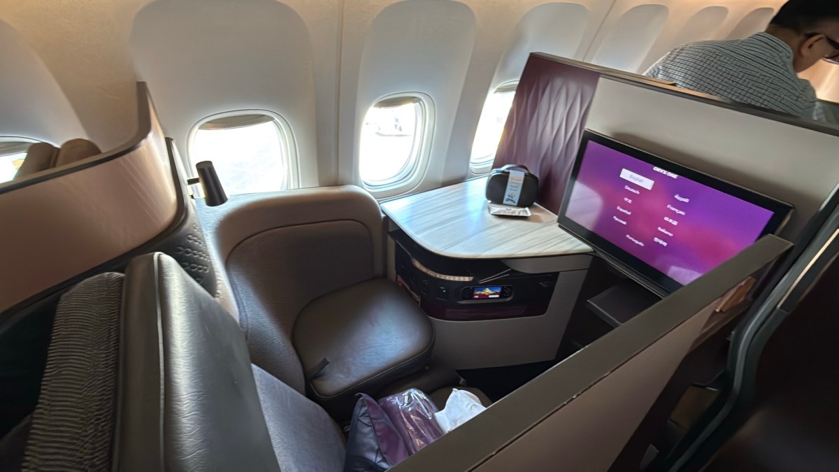 Qatar Airways QSuite Business Class Boeing 777-300ER | Seattle to Doha ...